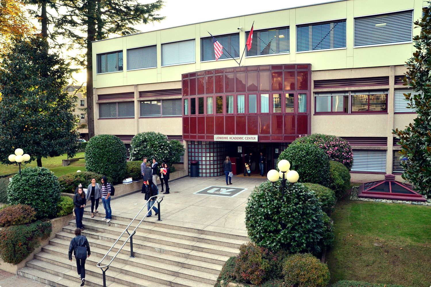 Study at a US/Swiss Dually Accredited University | FUS